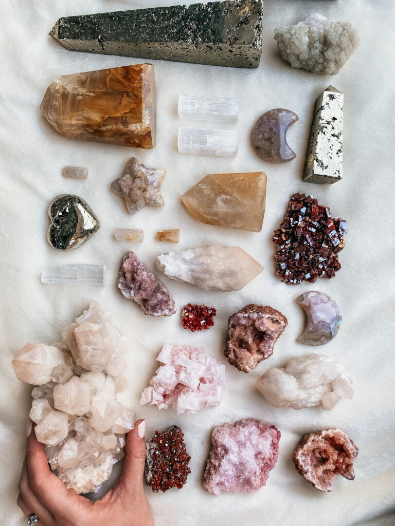 How to Use Crystals With Oils (+ a Complete Guide to Crystals and Their ...